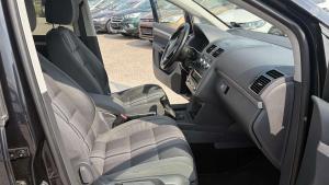 Black Volkswagen Touran 2012 in Marijampole, with an engine capacity of 1.97 L and mileage of 246 thousand km for 6000 €, photo 23 on AUTOMOTO.COM.LV