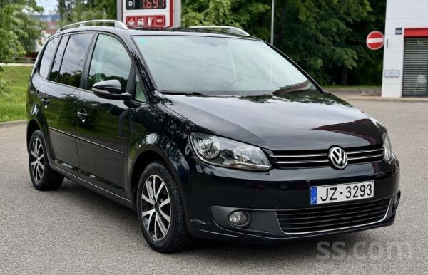 Melns Volkswagen Touran 2012 Rīga, ar dzinēja tilpumu 1.60 L un nobraukumu 241 tūkst. km par 5100 €, foto 3 vietnē AUTOMOTO.COM.LV