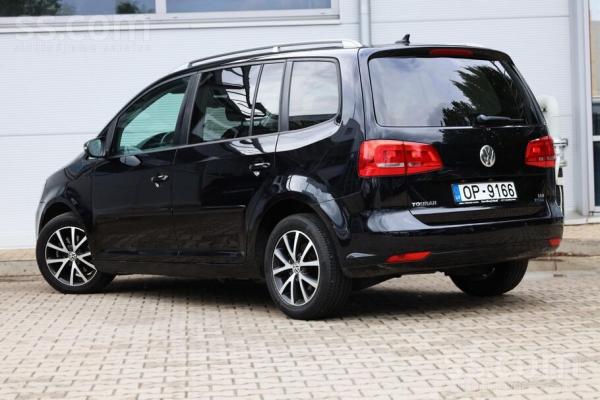 Melns Volkswagen Touran 2012 Rīga, ar dzinēja tilpumu 1.60 L un nobraukumu 0 tūkst. km par 6495 €, foto 6 vietnē AUTOMOTO.COM.LV