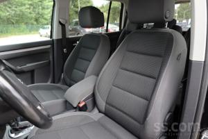 Black Volkswagen Touran 2012 in Riga, with an engine capacity of 1.60 L and mileage of 0 thousand km for 6495 €, photo 14 on AUTOMOTO.COM.LV