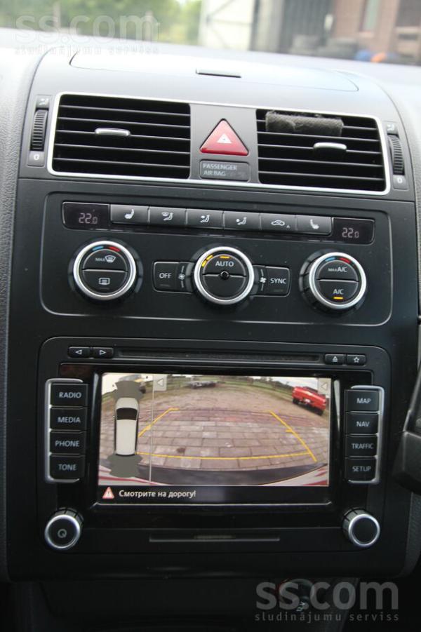 Melns Volkswagen Touran 2012 Liepāja, ar dzinēja tilpumu 2.00 L un nobraukumu 276 tūkst. km par 7600 €, foto 10 vietnē AUTOMOTO.COM.LV