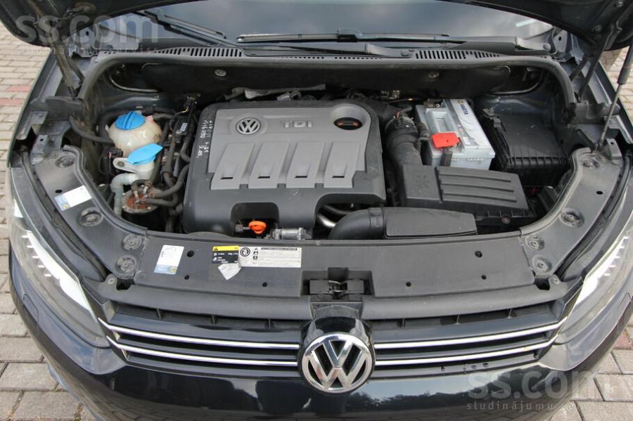 Melns Volkswagen Touran 2012 Liepāja, ar dzinēja tilpumu 2.00 L un nobraukumu 276 tūkst. km par 7600 €, foto 16 vietnē AUTOMOTO.COM.LV