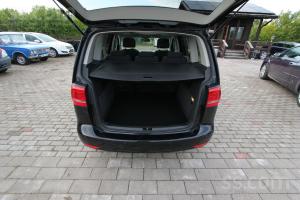 Melns Volkswagen Touran 2012 Liepāja, ar dzinēja tilpumu 2.00 L un nobraukumu 276 tūkst. km par 7600 €, foto 14 vietnē AUTOMOTO.COM.LV