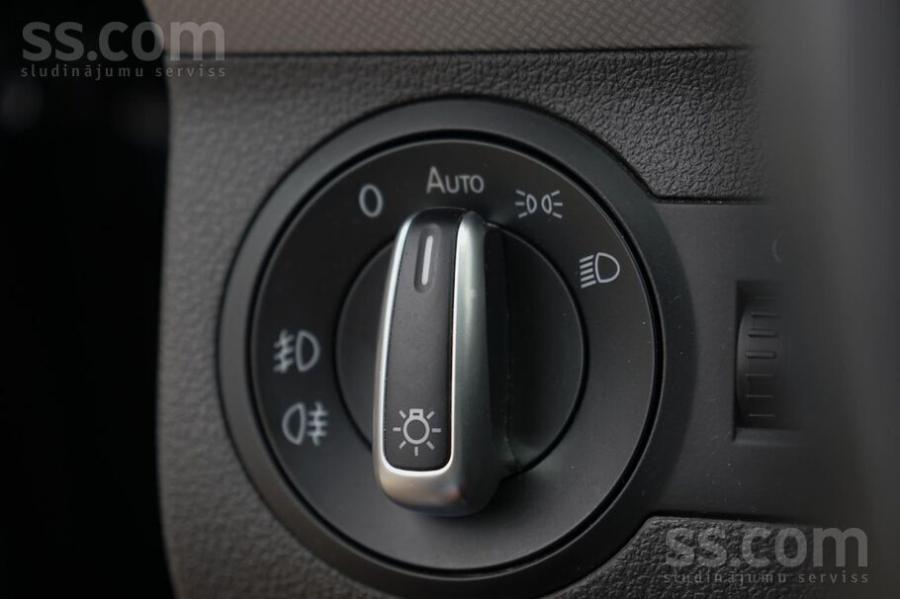 Black Volkswagen Touran 2012 in Riga, with an engine capacity of 1.40 L and mileage of 176 thousand km for 6990 €, photo 19 on AUTOMOTO.COM.LV