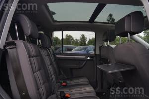 Black Volkswagen Touran 2012 in Riga, with an engine capacity of 1.40 L and mileage of 176 thousand km for 6990 €, photo 22 on AUTOMOTO.COM.LV