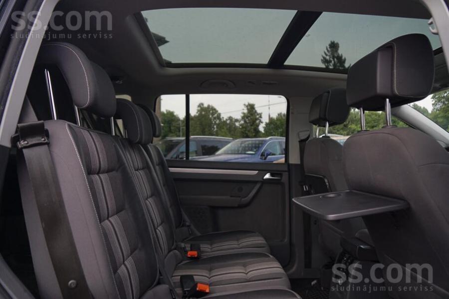Black Volkswagen Touran 2012 in Riga, with an engine capacity of 1.40 L and mileage of 176 thousand km for 6990 €, photo 22 on AUTOMOTO.COM.LV