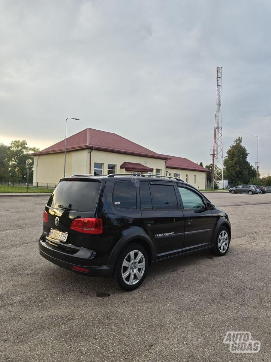 Melns Volkswagen Touran 2012 Joniškis, ar dzinēja tilpumu 2.00 L un nobraukumu 284 tūkst. km par 5400 €, foto 6 vietnē AUTOMOTO.COM.LV
