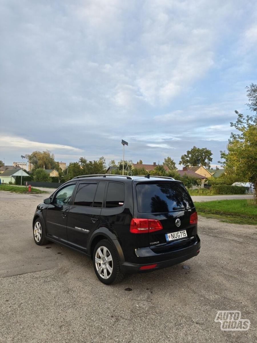Melns Volkswagen Touran 2012 Joniškis, ar dzinēja tilpumu 2.00 L un nobraukumu 284 tūkst. km par 5400 €, foto 8 vietnē AUTOMOTO.COM.LV