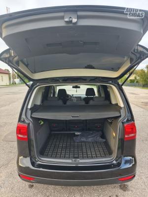 Melns Volkswagen Touran 2012 Joniškis, ar dzinēja tilpumu 2.00 L un nobraukumu 284 tūkst. km par 5400 €, foto 14 vietnē AUTOMOTO.COM.LV