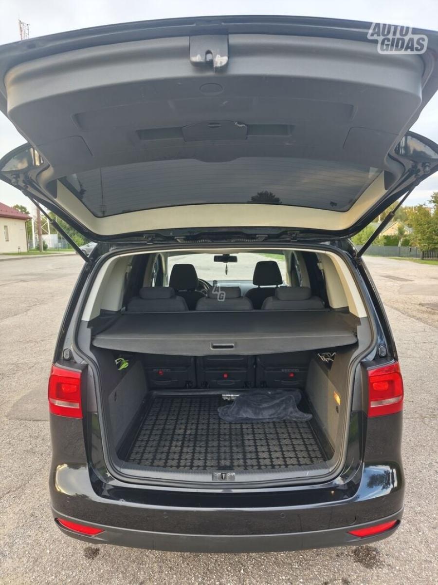 Melns Volkswagen Touran 2012 Joniškis, ar dzinēja tilpumu 2.00 L un nobraukumu 284 tūkst. km par 5400 €, foto 14 vietnē AUTOMOTO.COM.LV