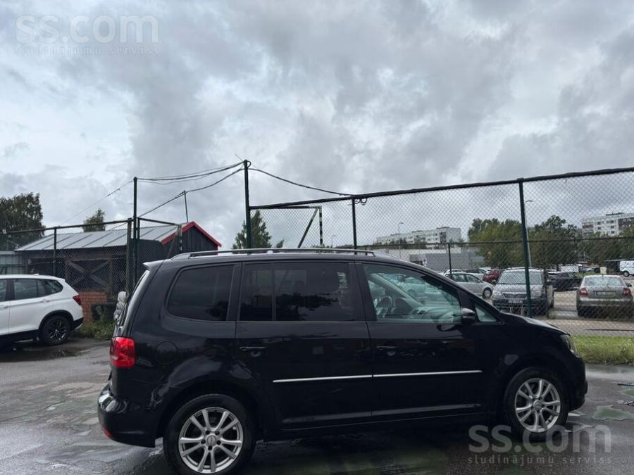 Melns Volkswagen Touran 2012 Rīga, ar dzinēja tilpumu 2.00 L un nobraukumu 267 tūkst. km par 4990 €, foto 9 vietnē AUTOMOTO.COM.LV