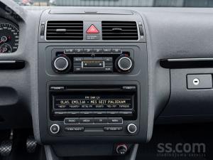 Melns Volkswagen Touran 2012 Rīga, ar dzinēja tilpumu 2.00 L un nobraukumu 267 tūkst. km par 4990 €, foto 18 vietnē AUTOMOTO.COM.LV