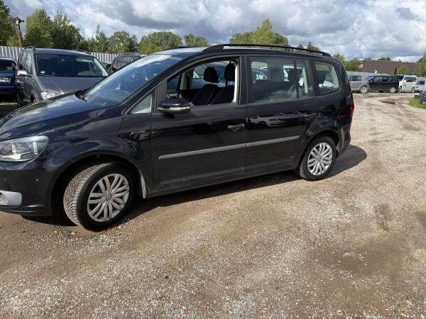 Melns Volkswagen Touran 2012 Jurbarkas, ar dzinēja tilpumu 1.60 L un nobraukumu 218 tūkst. km par 4499 €, foto 4 vietnē AUTOMOTO.COM.LV