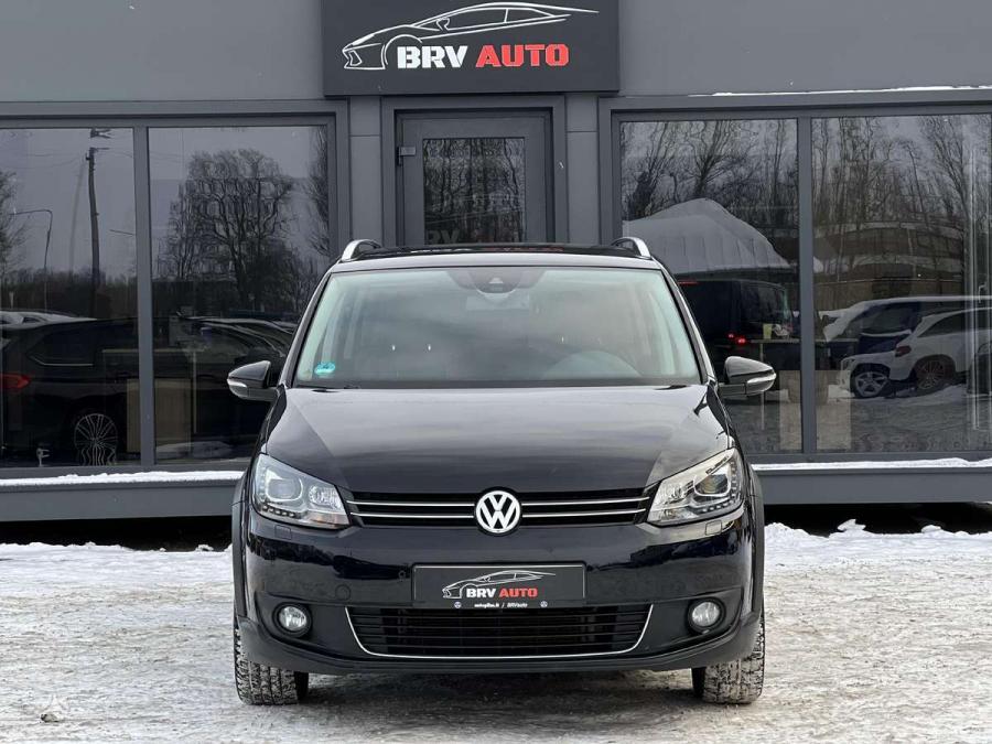 Melns Volkswagen Touran 2013 Kėdainiai, ar dzinēja tilpumu 1.97 L un nobraukumu 237 tūkst. km par 8450 €, foto 3 vietnē AUTOMOTO.COM.LV