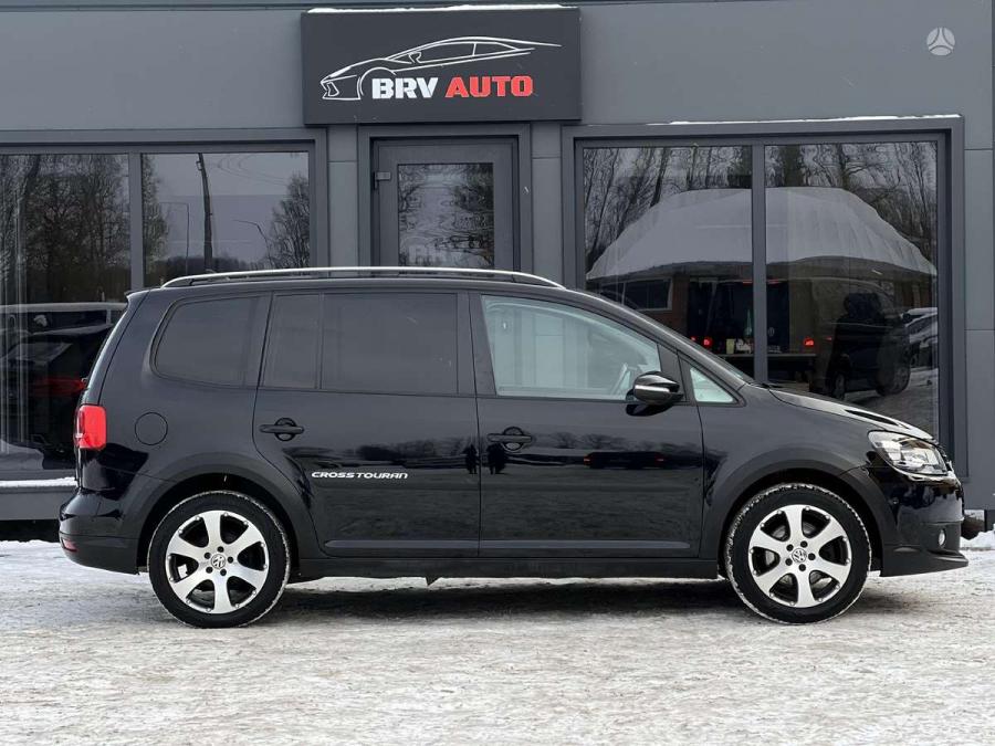 Melns Volkswagen Touran 2013 Kėdainiai, ar dzinēja tilpumu 1.97 L un nobraukumu 237 tūkst. km par 8450 €, foto 6 vietnē AUTOMOTO.COM.LV