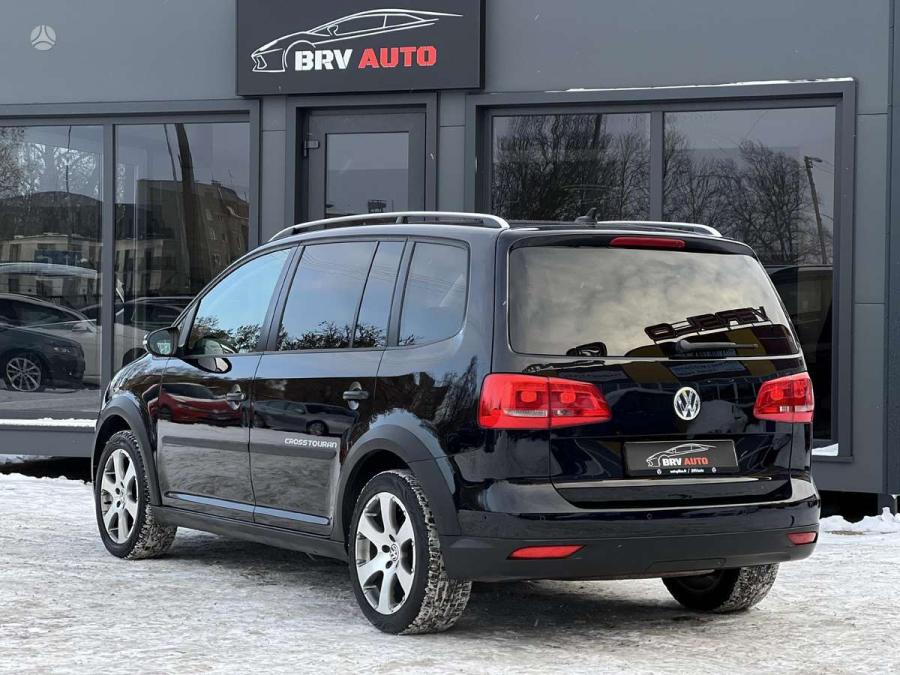 Melns Volkswagen Touran 2013 Kėdainiai, ar dzinēja tilpumu 1.97 L un nobraukumu 237 tūkst. km par 8450 €, foto 9 vietnē AUTOMOTO.COM.LV