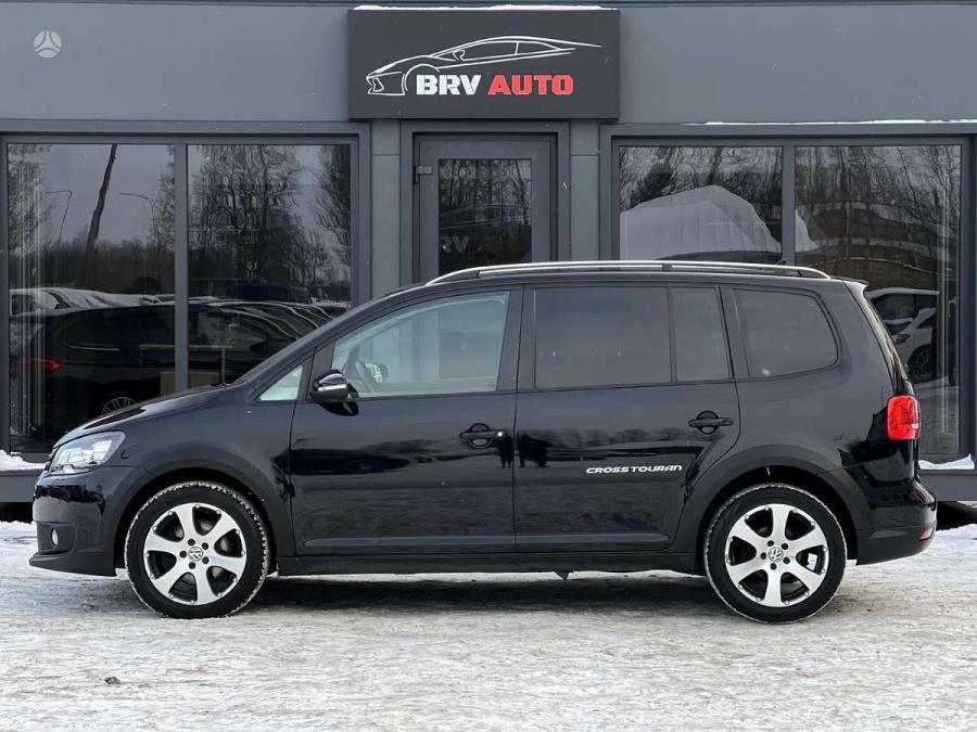 Melns Volkswagen Touran 2013 Kėdainiai, ar dzinēja tilpumu 1.97 L un nobraukumu 237 tūkst. km par 8450 €, foto 10 vietnē AUTOMOTO.COM.LV