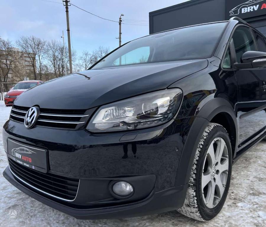 Melns Volkswagen Touran 2013 Kėdainiai, ar dzinēja tilpumu 1.97 L un nobraukumu 237 tūkst. km par 8450 €, foto 11 vietnē AUTOMOTO.COM.LV