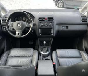 Melns Volkswagen Touran 2013 Kėdainiai, ar dzinēja tilpumu 1.97 L un nobraukumu 237 tūkst. km par 8450 €, foto 27 vietnē AUTOMOTO.COM.LV