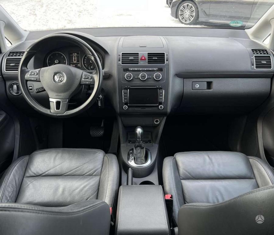 Melns Volkswagen Touran 2013 Kėdainiai, ar dzinēja tilpumu 1.97 L un nobraukumu 237 tūkst. km par 8450 €, foto 27 vietnē AUTOMOTO.COM.LV