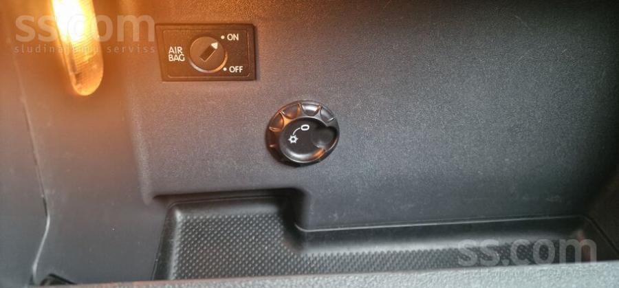 Melns Volkswagen Touran 2013 Rīga, ar dzinēja tilpumu 2.00 L un nobraukumu 320 tūkst. km par 5500 €, foto 17 vietnē AUTOMOTO.COM.LV