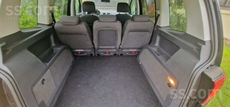 Melns Volkswagen Touran 2013 Rīga, ar dzinēja tilpumu 2.00 L un nobraukumu 320 tūkst. km par 5500 €, foto 24 vietnē AUTOMOTO.COM.LV