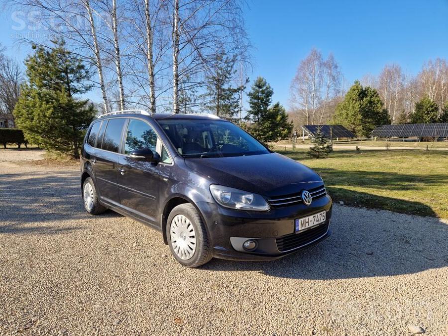Melns Volkswagen Touran 2013 Rīga, ar dzinēja tilpumu 1.60 L un nobraukumu 253 tūkst. km par 5200 €, foto 1 vietnē AUTOMOTO.COM.LV