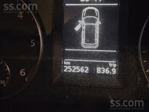 Melns Volkswagen Touran 2013 Rīga, ar dzinēja tilpumu 1.60 L un nobraukumu 253 tūkst. km par 5200 €, foto 11 vietnē AUTOMOTO.COM.LV