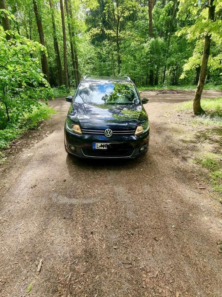 Melns Volkswagen Touran 2013 Kauņa, ar dzinēja tilpumu 1.39 L un nobraukumu 234 tūkst. km par 5100 €, foto 1 vietnē AUTOMOTO.COM.LV