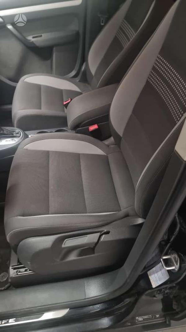 Melns Volkswagen Touran 2013 Kauņa, ar dzinēja tilpumu 1.39 L un nobraukumu 234 tūkst. km par 5100 €, foto 7 vietnē AUTOMOTO.COM.LV