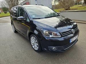Melns Volkswagen Touran 2013 Jēkabpils, ar dzinēja tilpumu 1.60 L un nobraukumu 274 tūkst. km par 6690 €, foto  vietnē AUTOMOTO.COM.LV