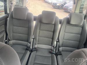 Black Volkswagen Touran 2013 in Riga, with an engine capacity of 1.40 L and mileage of 225 thousand km for 6950 €, photo 10 on AUTOMOTO.COM.LV