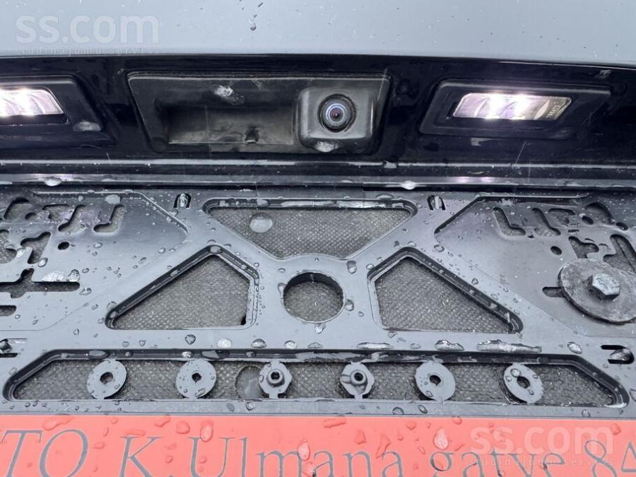 Black Volkswagen Touran 2013 in Riga, with an engine capacity of 1.40 L and mileage of 225 thousand km for 6950 €, photo 12 on AUTOMOTO.COM.LV