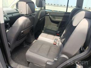 Black Volkswagen Touran 2013 in Riga, with an engine capacity of 2.00 L and mileage of 300 thousand km for 3800 €, photo 15 on AUTOMOTO.COM.LV