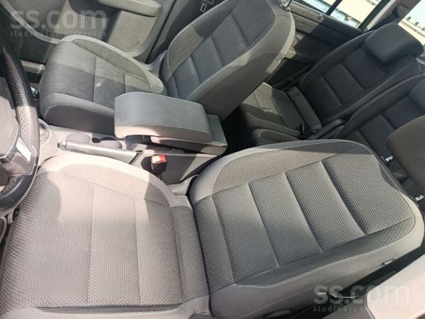 Melns Volkswagen Touran 2013 Rīga, ar dzinēja tilpumu 2.00 L un nobraukumu 300 tūkst. km par 3800 €, foto 8 vietnē AUTOMOTO.COM.LV