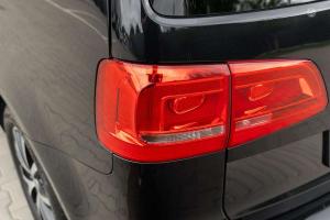 Black Volkswagen Touran 2013 in Vilnius, with an engine capacity of 1.39 L and mileage of 219 thousand km for 6600 €, photo 11 on AUTOMOTO.COM.LV