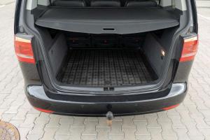 Black Volkswagen Touran 2013 in Vilnius, with an engine capacity of 1.39 L and mileage of 219 thousand km for 6600 €, photo 18 on AUTOMOTO.COM.LV