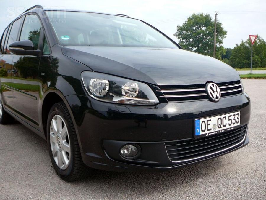 Black Volkswagen Touran 2013 in Cesis, with an engine capacity of 1.60 L and mileage of 0 thousand km for 7200 €, photo 1 on AUTOMOTO.COM.LV
