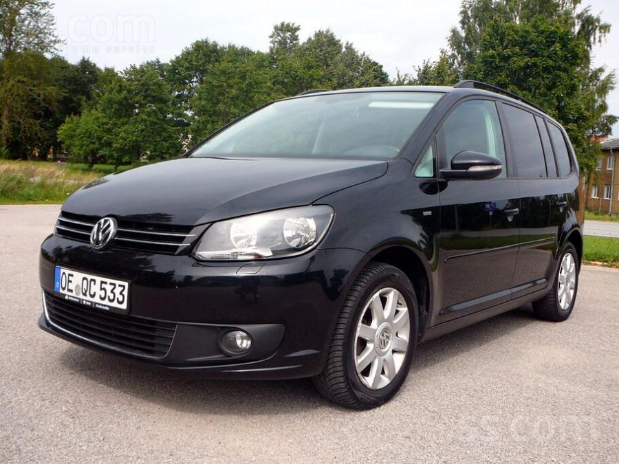Black Volkswagen Touran 2013 in Cesis, with an engine capacity of 1.60 L and mileage of 0 thousand km for 7200 €, photo 4 on AUTOMOTO.COM.LV