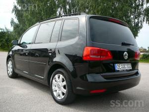Black Volkswagen Touran 2013 in Cesis, with an engine capacity of 1.60 L and mileage of 0 thousand km for 7200 €, photo 6 on AUTOMOTO.COM.LV
