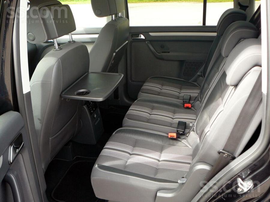 Black Volkswagen Touran 2013 in Cesis, with an engine capacity of 1.60 L and mileage of 0 thousand km for 7200 €, photo 14 on AUTOMOTO.COM.LV