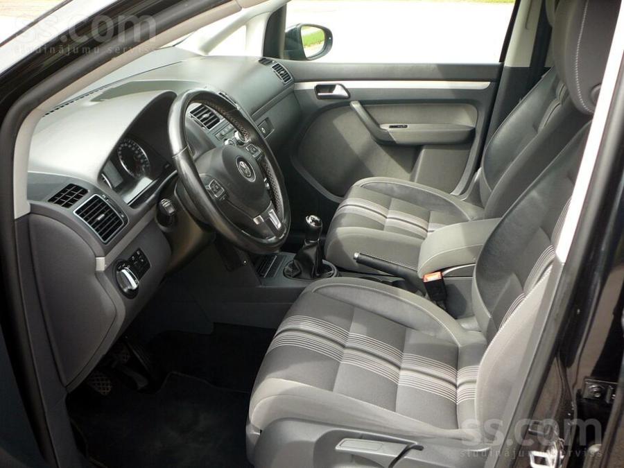 Black Volkswagen Touran 2013 in Cesis, with an engine capacity of 1.60 L and mileage of 0 thousand km for 7200 €, photo 15 on AUTOMOTO.COM.LV