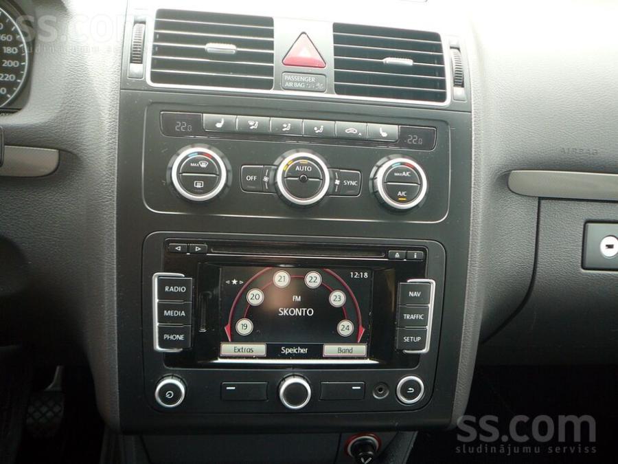 Black Volkswagen Touran 2013 in Cesis, with an engine capacity of 1.60 L and mileage of 0 thousand km for 7200 €, photo 16 on AUTOMOTO.COM.LV