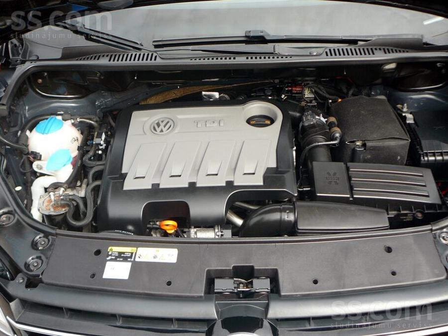 Black Volkswagen Touran 2013 in Cesis, with an engine capacity of 1.60 L and mileage of 0 thousand km for 7200 €, photo 22 on AUTOMOTO.COM.LV