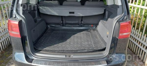 Black Volkswagen Touran 2013 in Riga, with an engine capacity of 2.00 L and mileage of 352 thousand km for 4800 €, photo 10 on AUTOMOTO.COM.LV