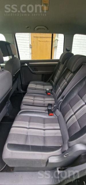 Melns Volkswagen Touran 2013 Rīga, ar dzinēja tilpumu 2.00 L un nobraukumu 322 tūkst. km par 5000 €, foto 9 vietnē AUTOMOTO.COM.LV