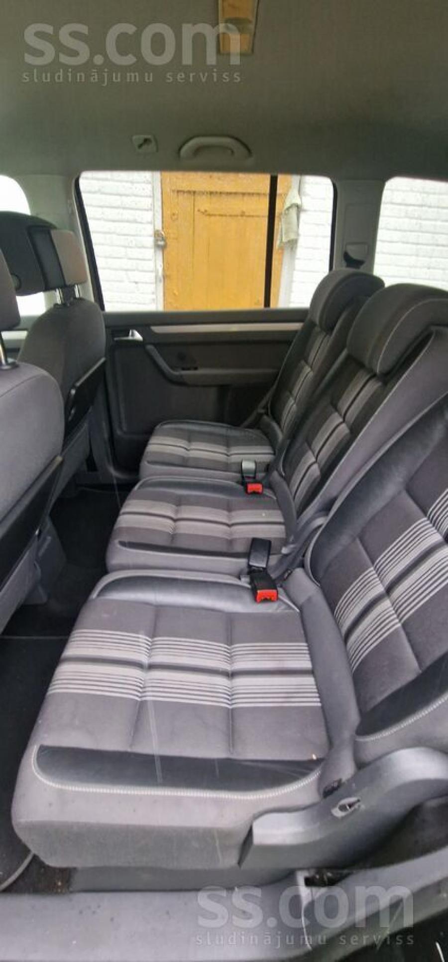 Melns Volkswagen Touran 2013 Rīga, ar dzinēja tilpumu 2.00 L un nobraukumu 322 tūkst. km par 5000 €, foto 9 vietnē AUTOMOTO.COM.LV