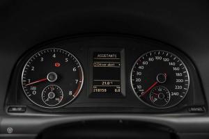 Black Volkswagen Touran 2013 in Vilnius, with an engine capacity of 1.39 L and mileage of 219 thousand km for 5850 €, photo 23 on AUTOMOTO.COM.LV