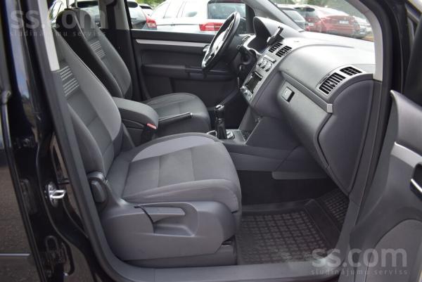Black Volkswagen Touran 2013 in Kuldiga, with an engine capacity of 1.60 L and mileage of 0 thousand km for 5750 €, photo 6 on AUTOMOTO.COM.LV