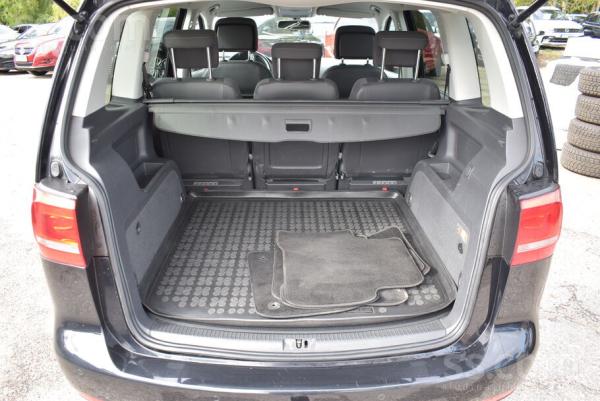 Black Volkswagen Touran 2013 in Kuldiga, with an engine capacity of 1.60 L and mileage of 0 thousand km for 5750 €, photo 9 on AUTOMOTO.COM.LV